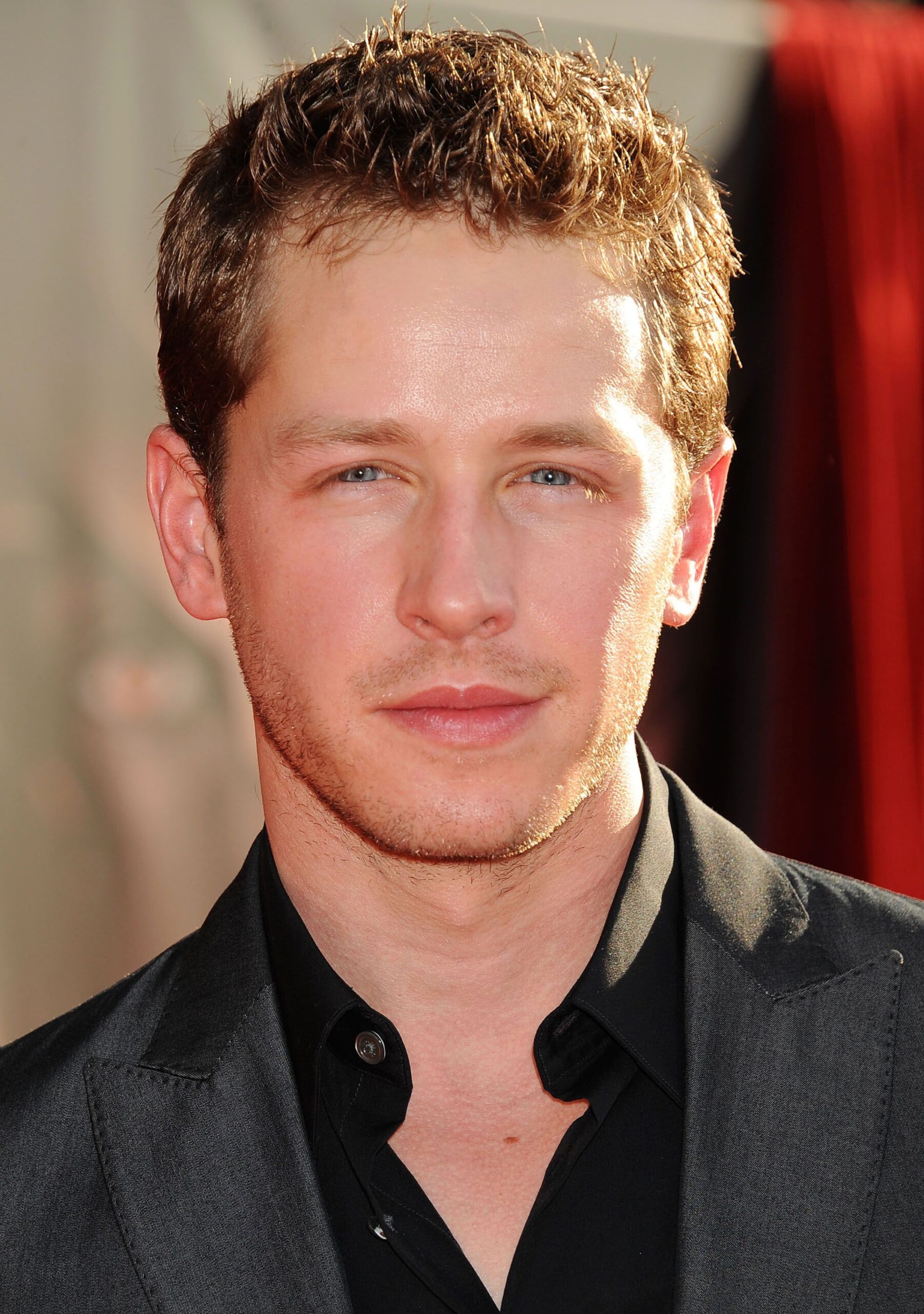 How Wealthy is Actor Josh Dallas? Uncovering Josh Dallas Networth ...